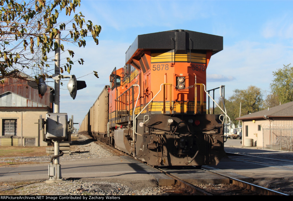 BNSF 5878